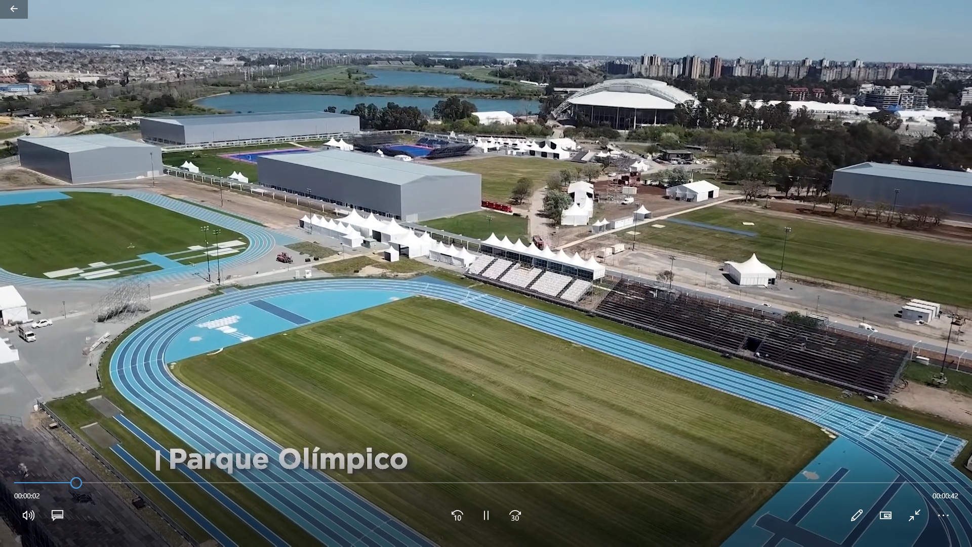 Sobrevolando el Parque Olímpico de la Juventud en Villa Soldati